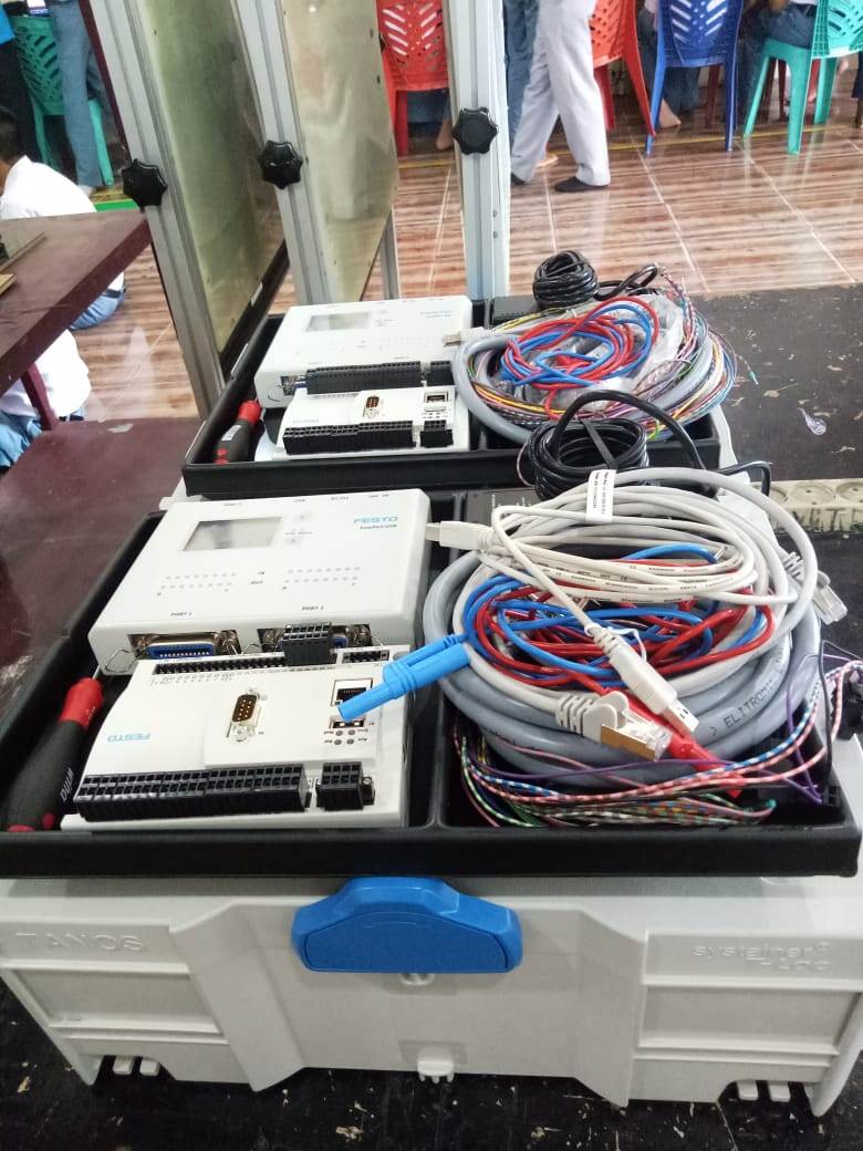 Training Guru Teknik Elektronika Industri dan Audio Video